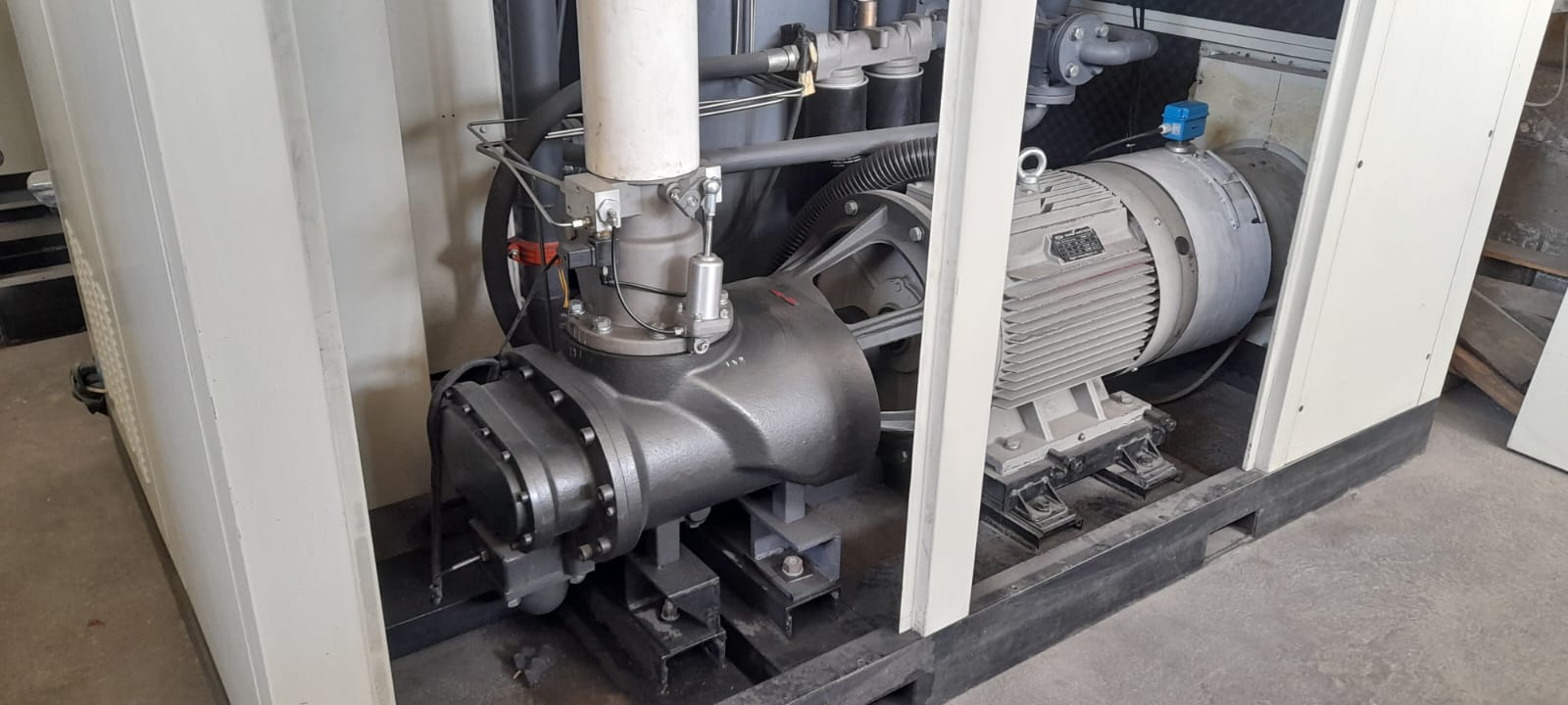 Application of Permanent Magnet Motor in Screw Air Compressor